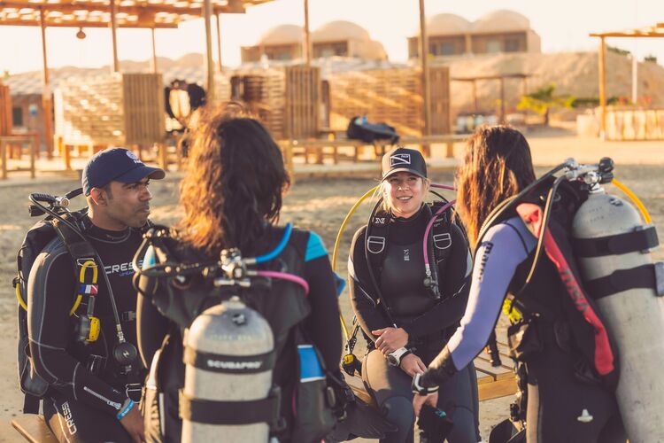 PADI Scuba Diving Courses – Learn to Dive with Dorset Diving - Booking ...
